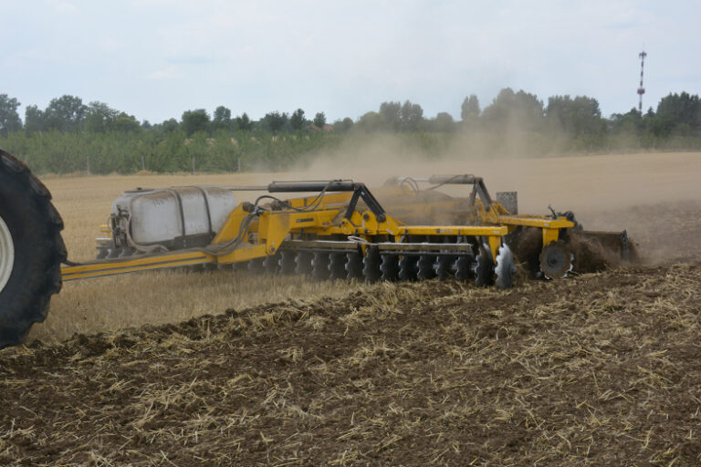 Trailed Disc Harrows - BUSA Bt.